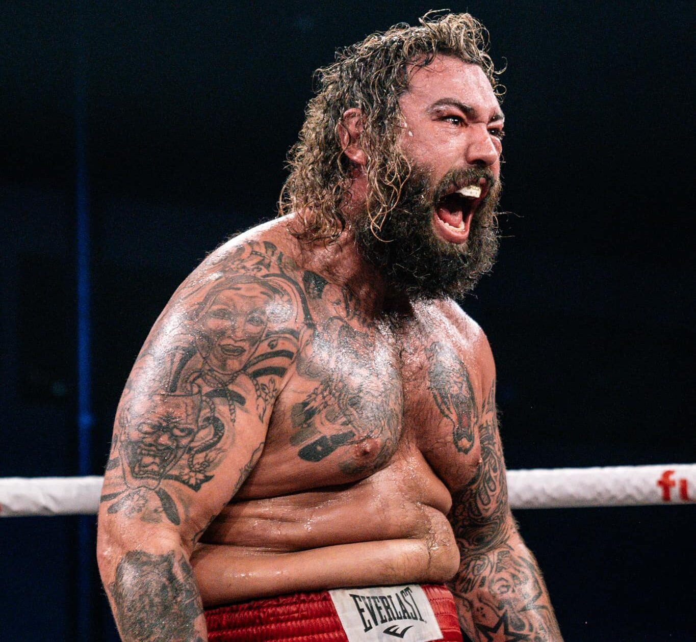 Zach Calmus the Shark Attack at KnuckleMania 5 is dedicated to King